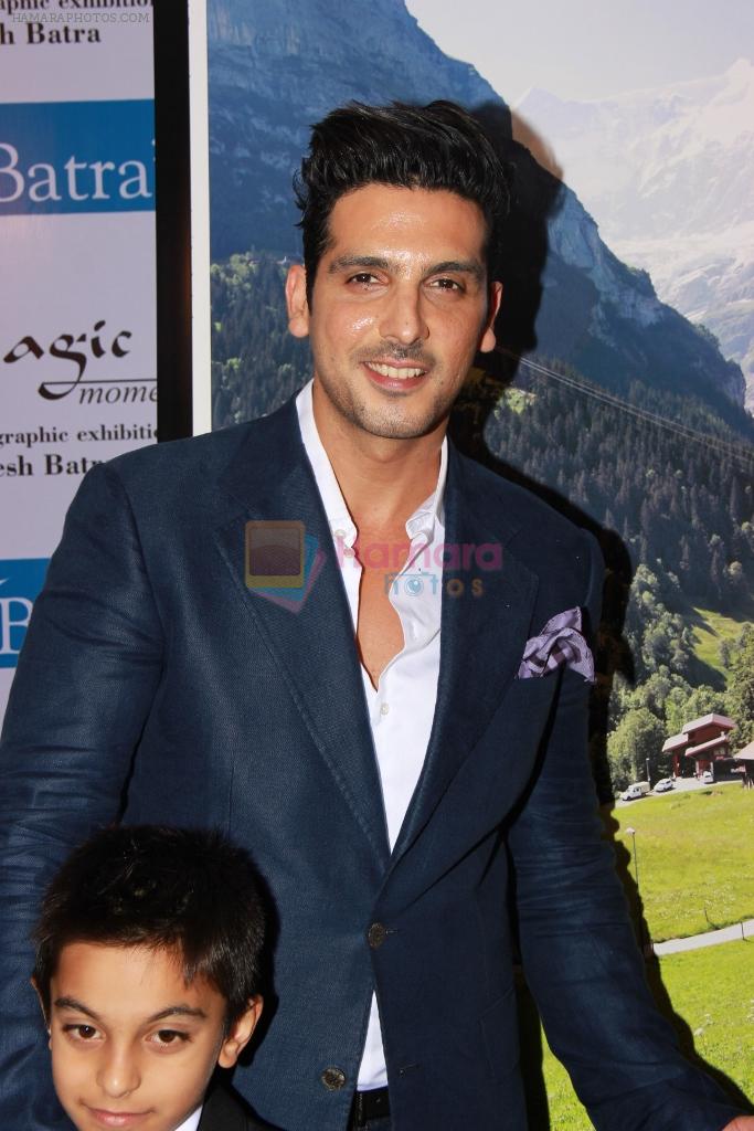 Zayed Khan at mukesh batra photo exhibition in Mumbai on 4th Dec 2014 / Zayed Khan - Bollywood ...